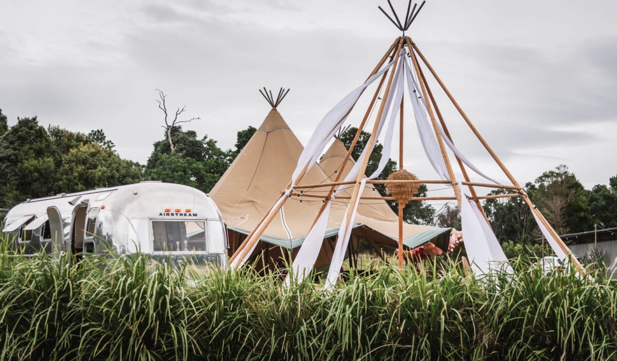 Classic Indian Pyramid Glamping Tipi Tent For Outdoor Staying